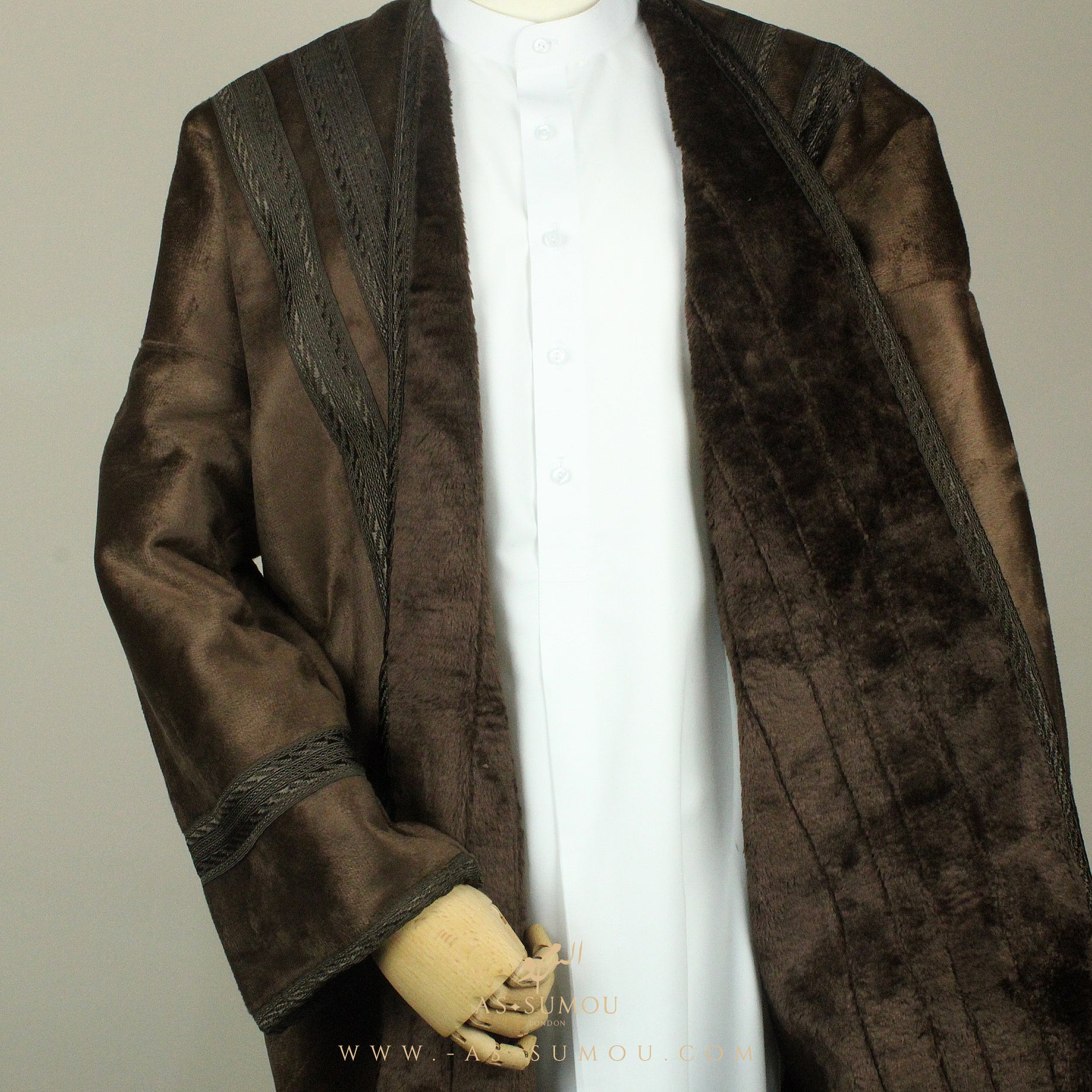 Authentic Arabian Winter Farwa Bishts – As-sumou London